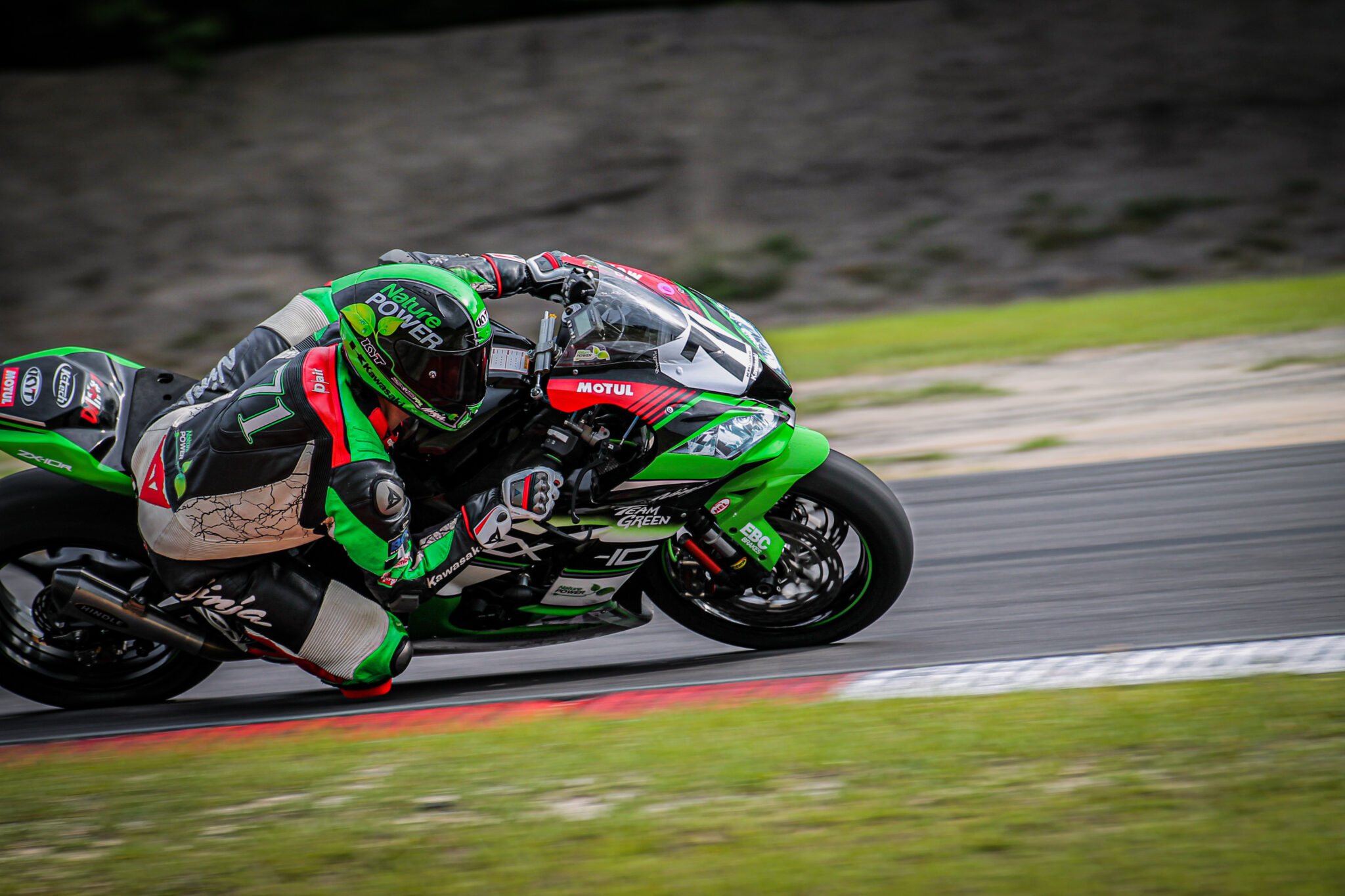GPFAX-Equipped Dan Kruger Continues WERA Success at Roebling Road - EBC ...