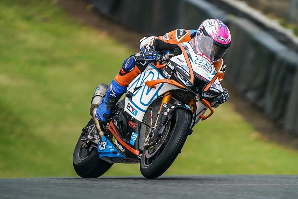 EBC-Equipped BSB Team Battle at Rain-Soaked Oulton - EBC Brakes