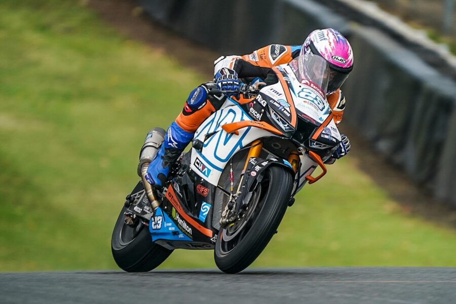 EBC-Equipped BSB Team Battle at Rain-Soaked Oulton - EBC Brakes